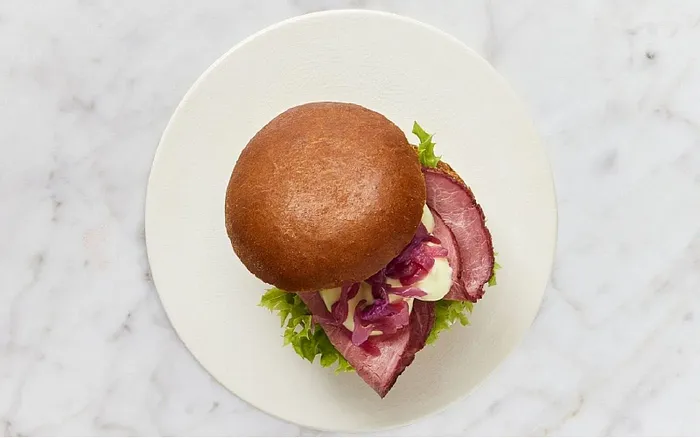 Slider med roastbeef og bearnaise