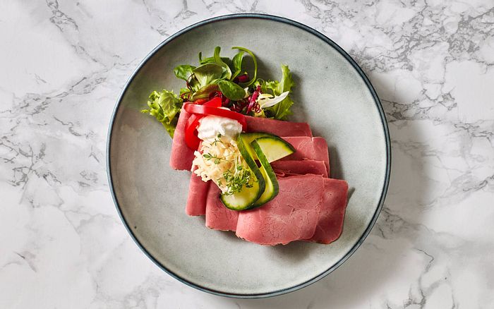 Oksebryst med peberrodssalat